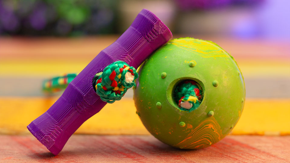 Leerburg | Leerburg's Rubber Ball with T Handle